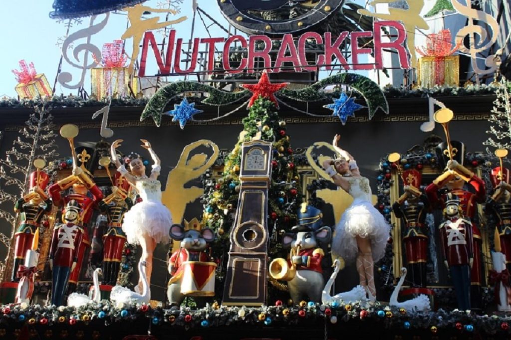Athens in December ready for Christmas, Greece - Travel With A Spin