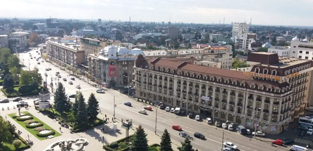 Ploiești - Top 10 Obiective Turistice - Travel With A Spin