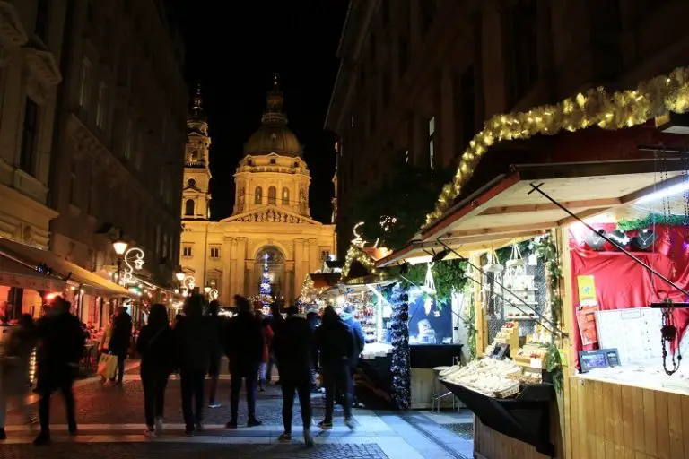 Budapest - Visiting the Christmas Markets - Travel With A Spin